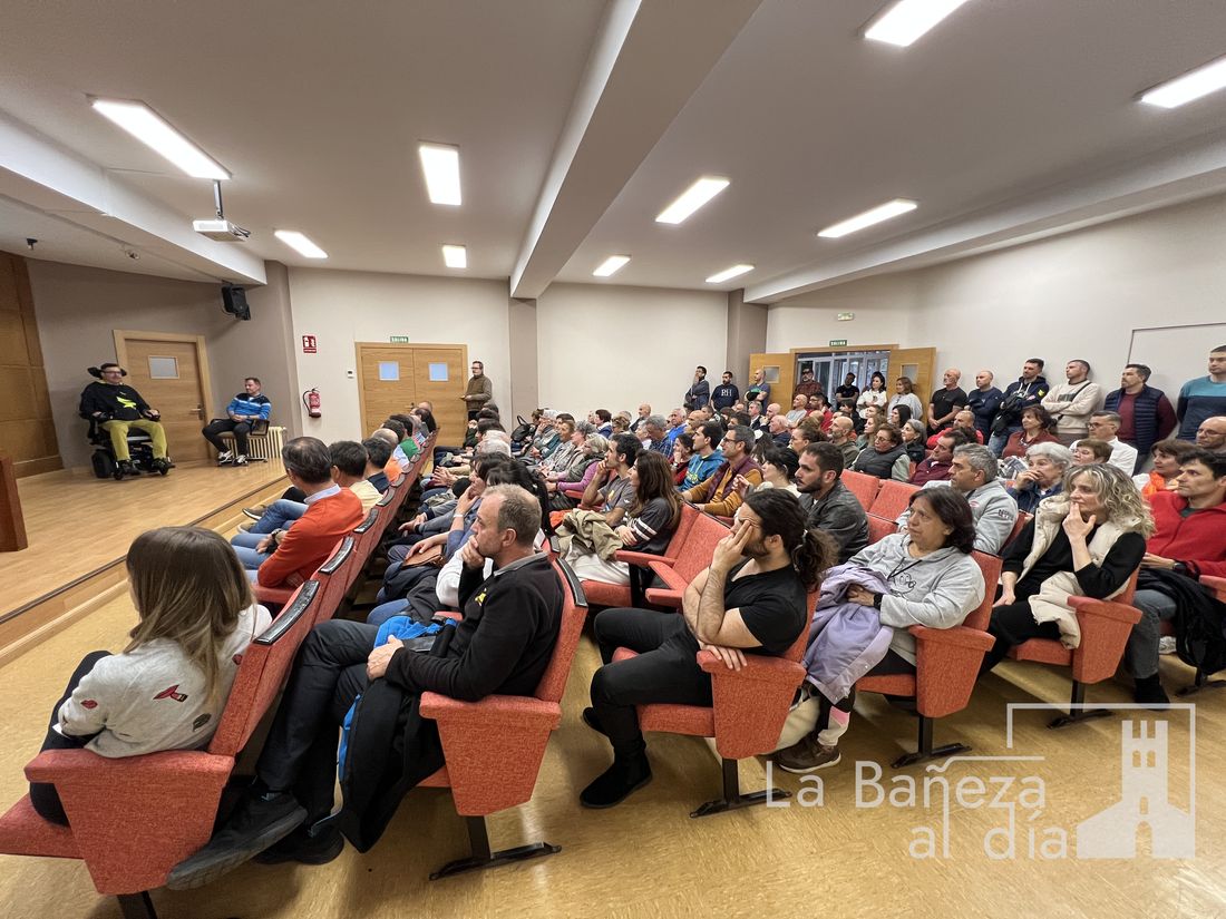 Éxito rotundo en la conferencia de Ismael López en La Bañeza: una ...